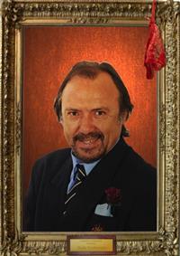 Popular Frank Opperman stars in Rooikaart at Emperors Palace